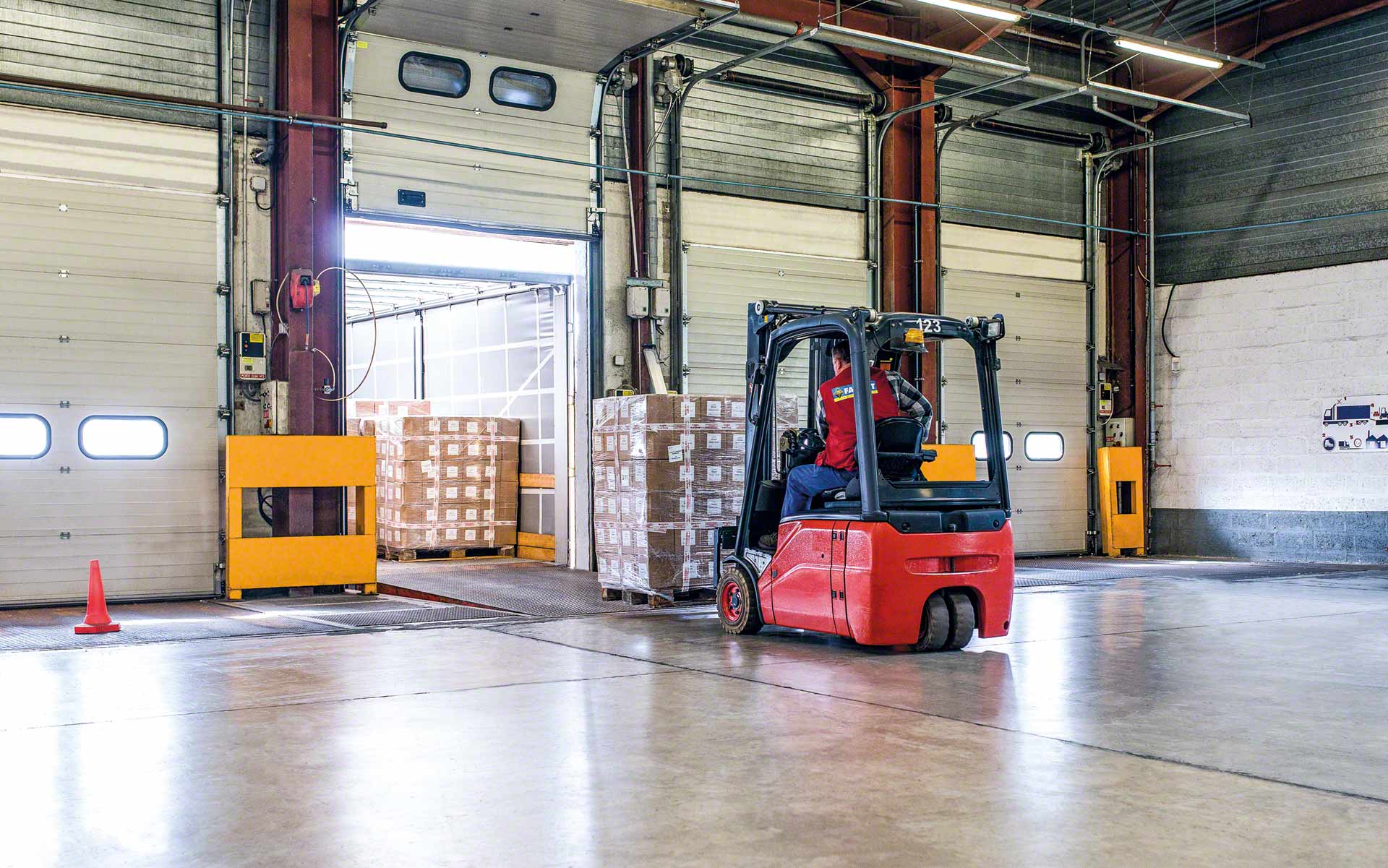 LKW-Ladungen mit Software optimieren - Mecalux.de