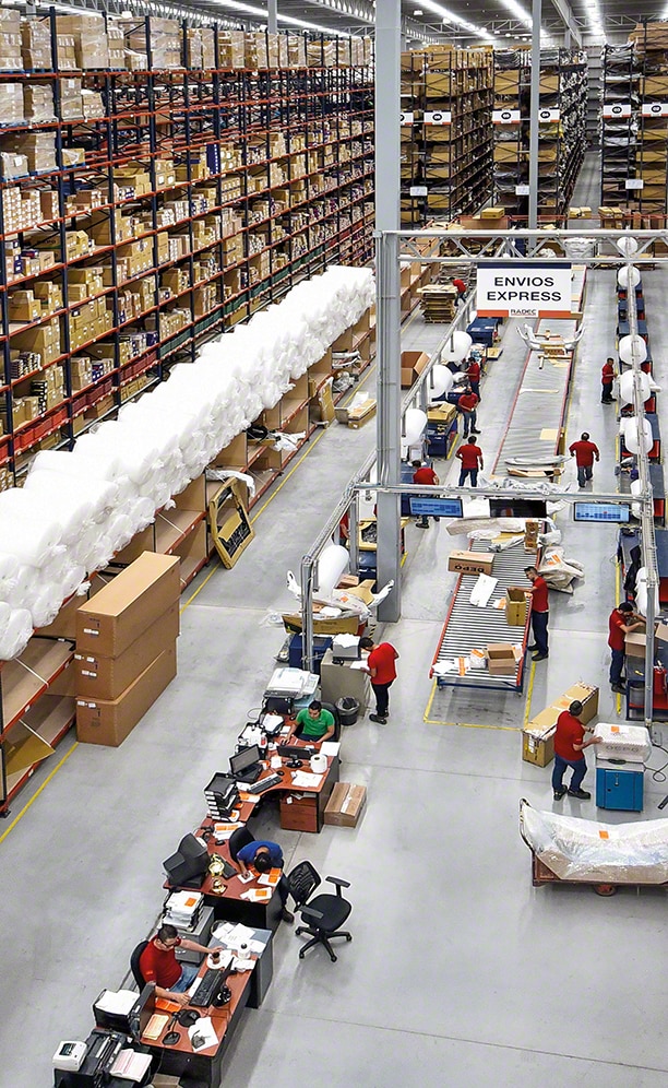 Lösung mit Regalen für Autoersatzteile - Mecalux.de