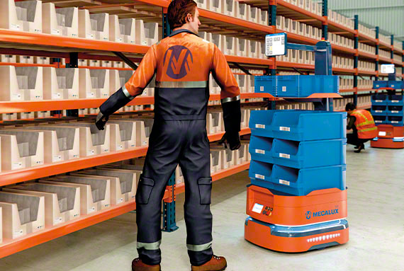 Autonome Mobile Roboter (AMR) - Mecalux.de