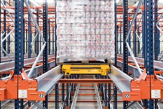 Paletten-Shuttle-System (Pallet-Shuttle) - Mecalux.de